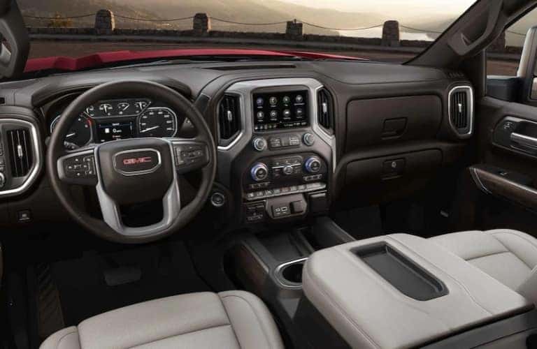 What are the interior features of the 2021 GMC Sierra HD?