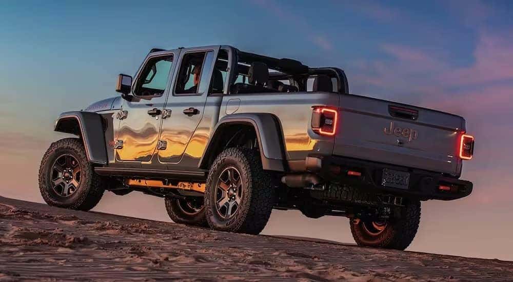Into the Arena: A 2024 Jeep Gladiator Trim Guide | Truck Sales