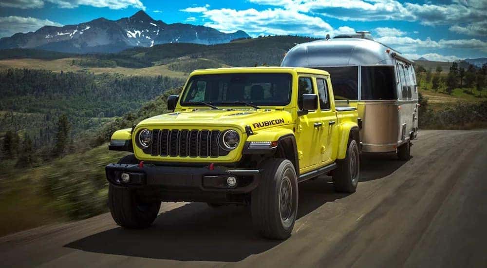Into the Arena: A 2024 Jeep Gladiator Trim Guide | Truck Sales