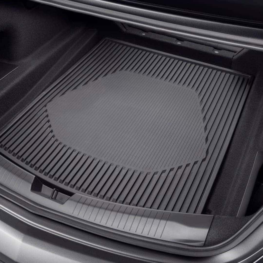 Winter Commuting: 3 Vehicle Items for Winter | Land Rover Naperville