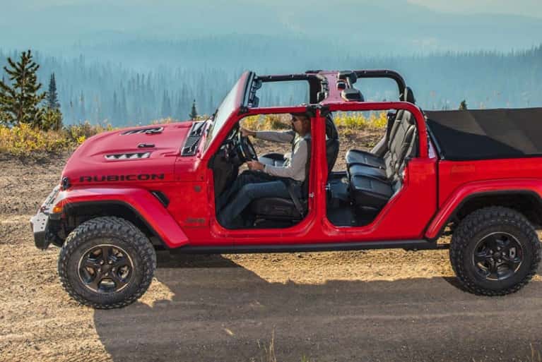 2025 Jeep Gladiator | McGrath Chrysler Jeep Dodge Ram Cedar Rapids