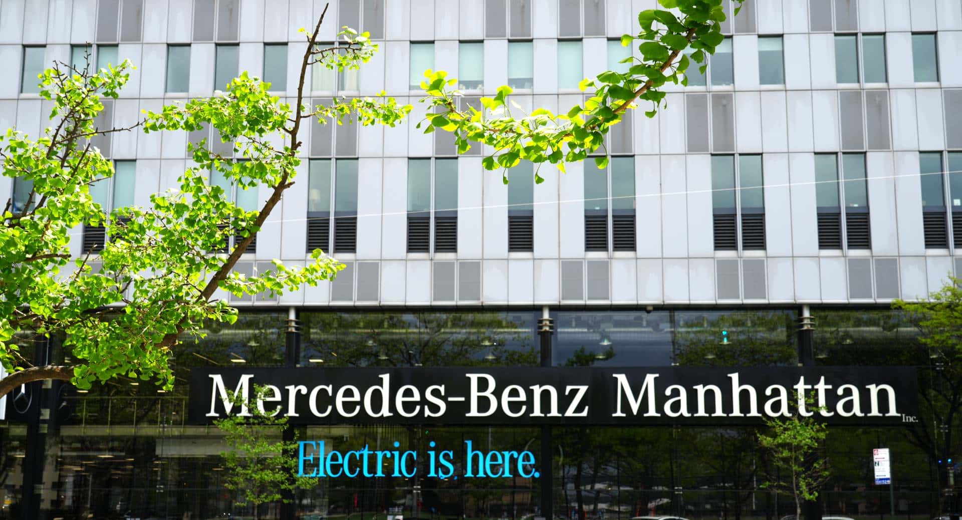 Mercedes-Benz of Manhattan Gallery | Mercedes-Benz of Manhattan