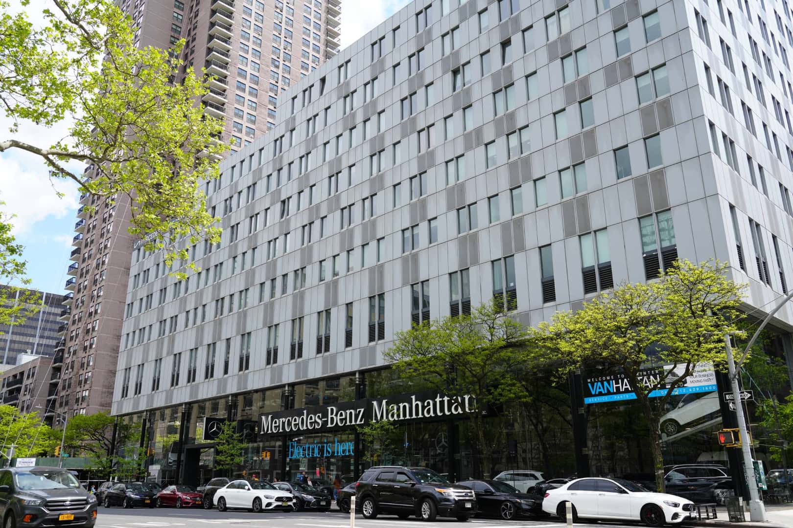 Mercedes-Benz of Manhattan Gallery | Mercedes-Benz of Manhattan