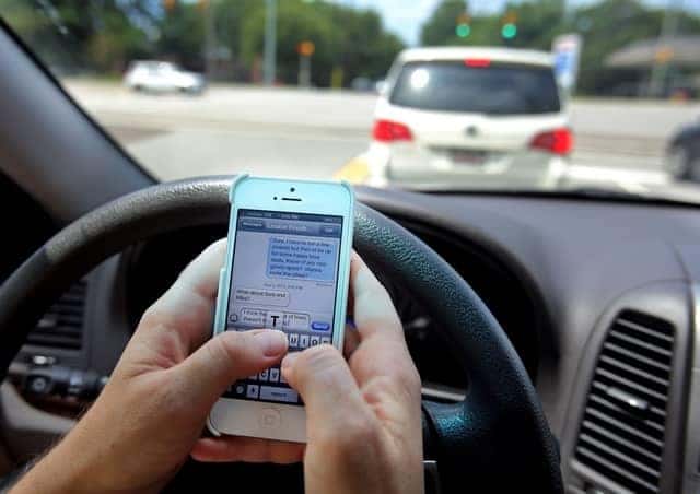 Dangers of Texting While Driving | Chevrolet Dealerships | Miami Lakes ...